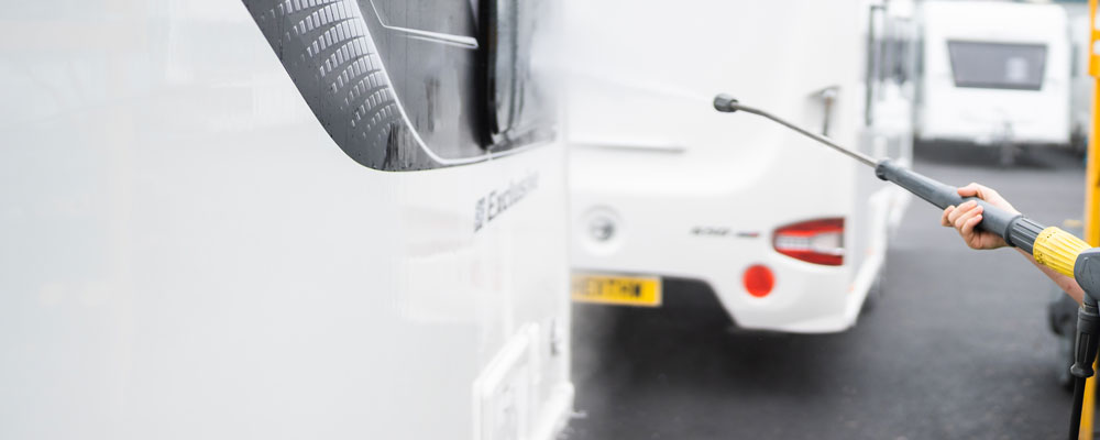 How to Clean a Caravan: Simple Steps for Spotless Results - Blog ...